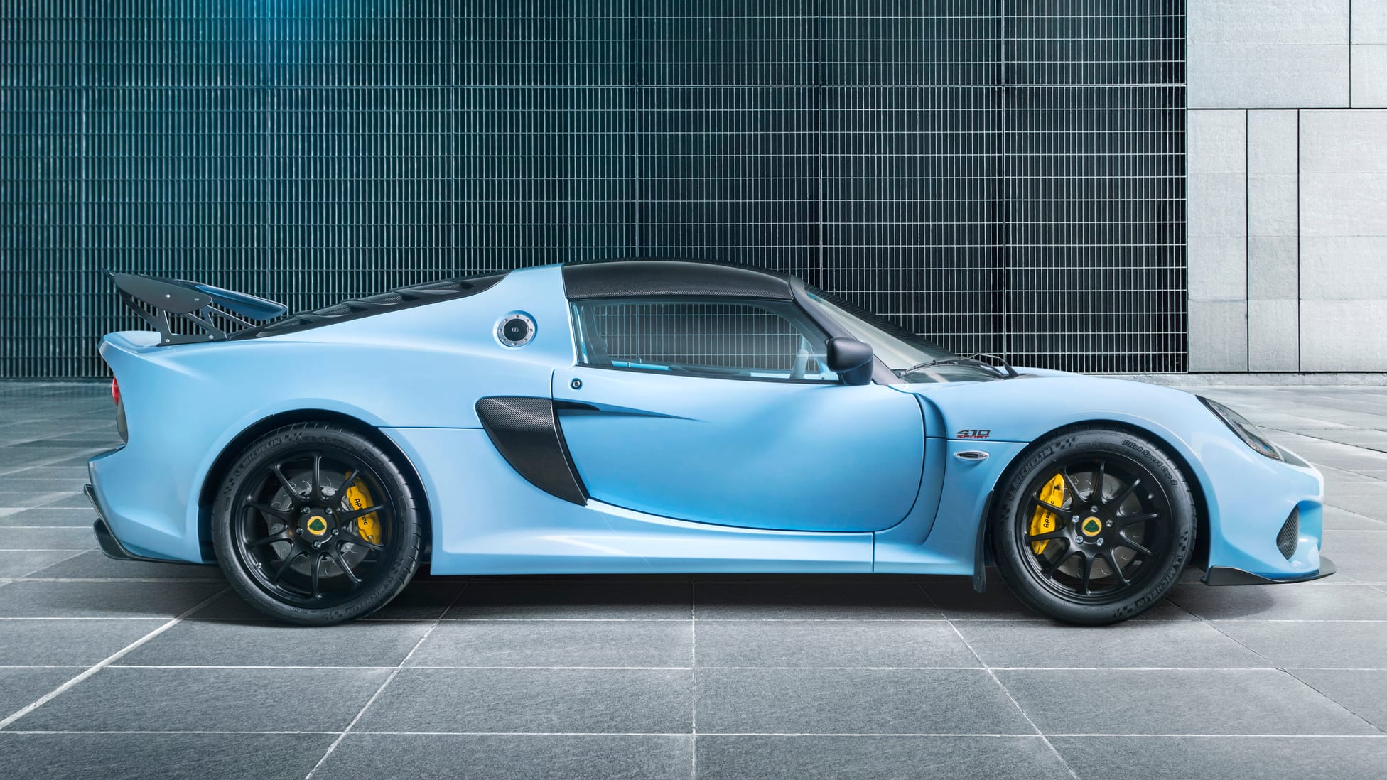 Lotus Exige Interior Layout & Technology | Top Gear