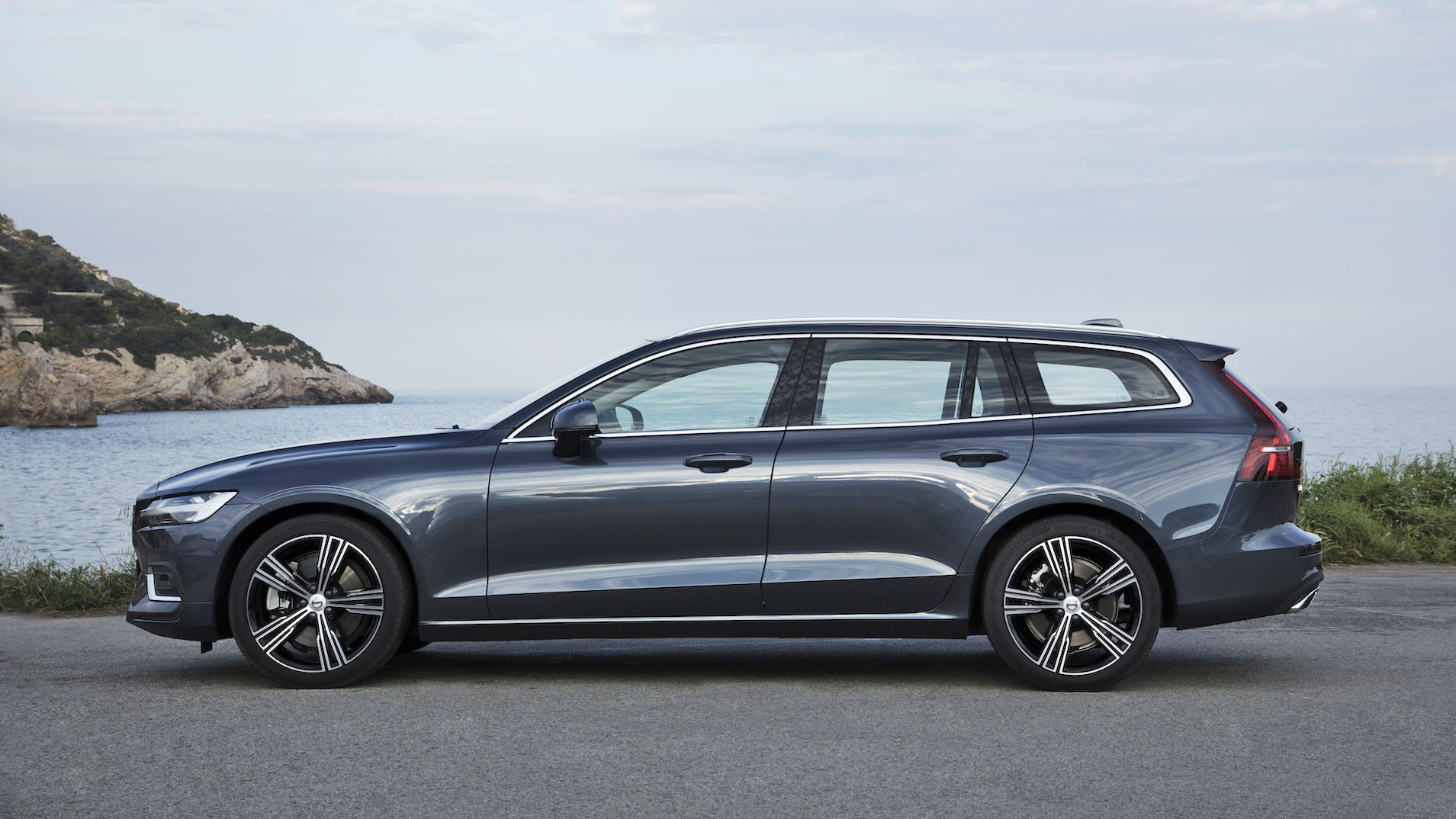 Volvo V60 Review (2018) | Top Gear