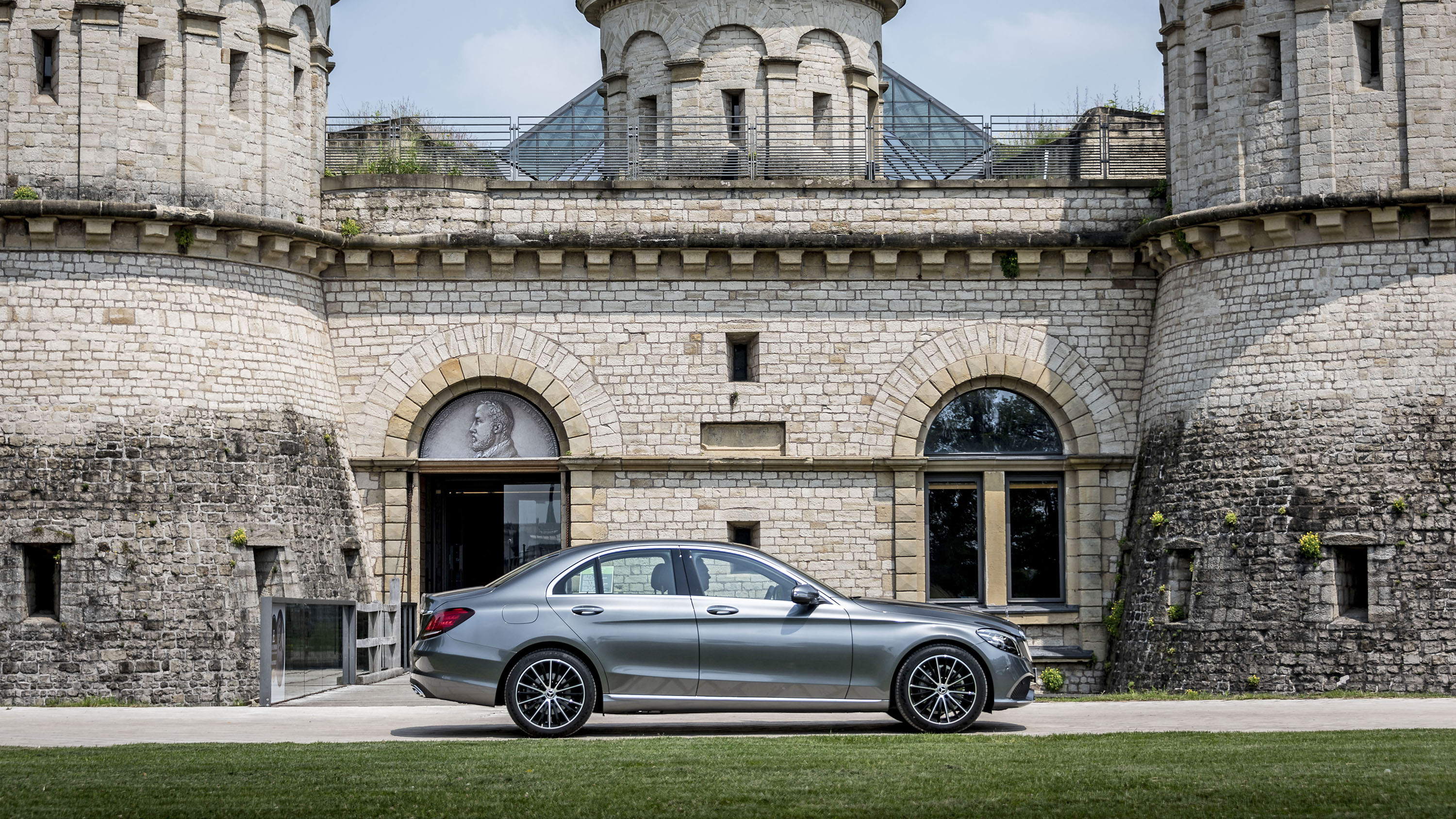 2018 Mercedes-Benz C-Class Review | Top Gear