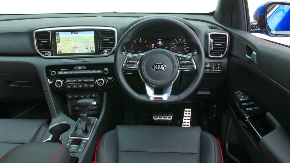Kia Sportage Interior Layout & Technology | Top Gear