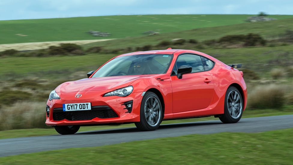 Toyota GT86 Driving, Engines & Performance | Top Gear