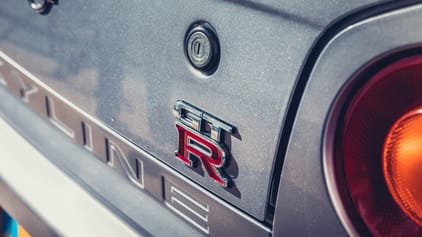 Nissan Skyline (R34) Interior Layout & Technology | Top Gear