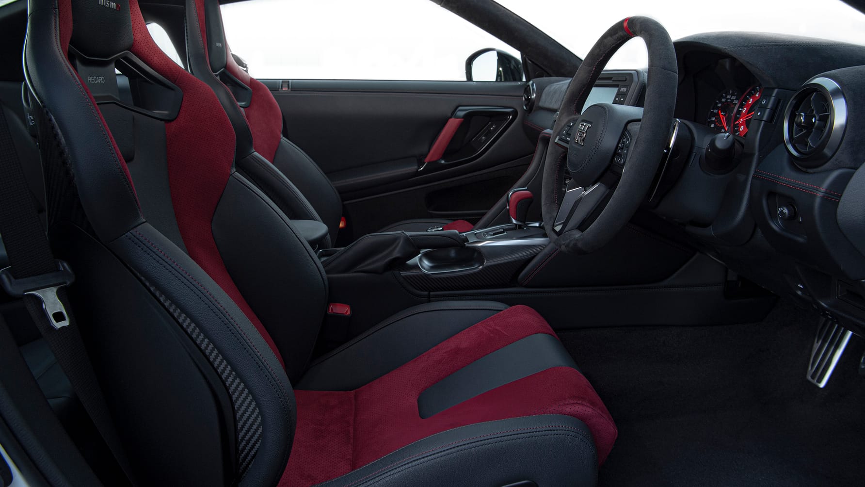 Nissan GT-R Nismo Interior Layout & Technology | Top Gear