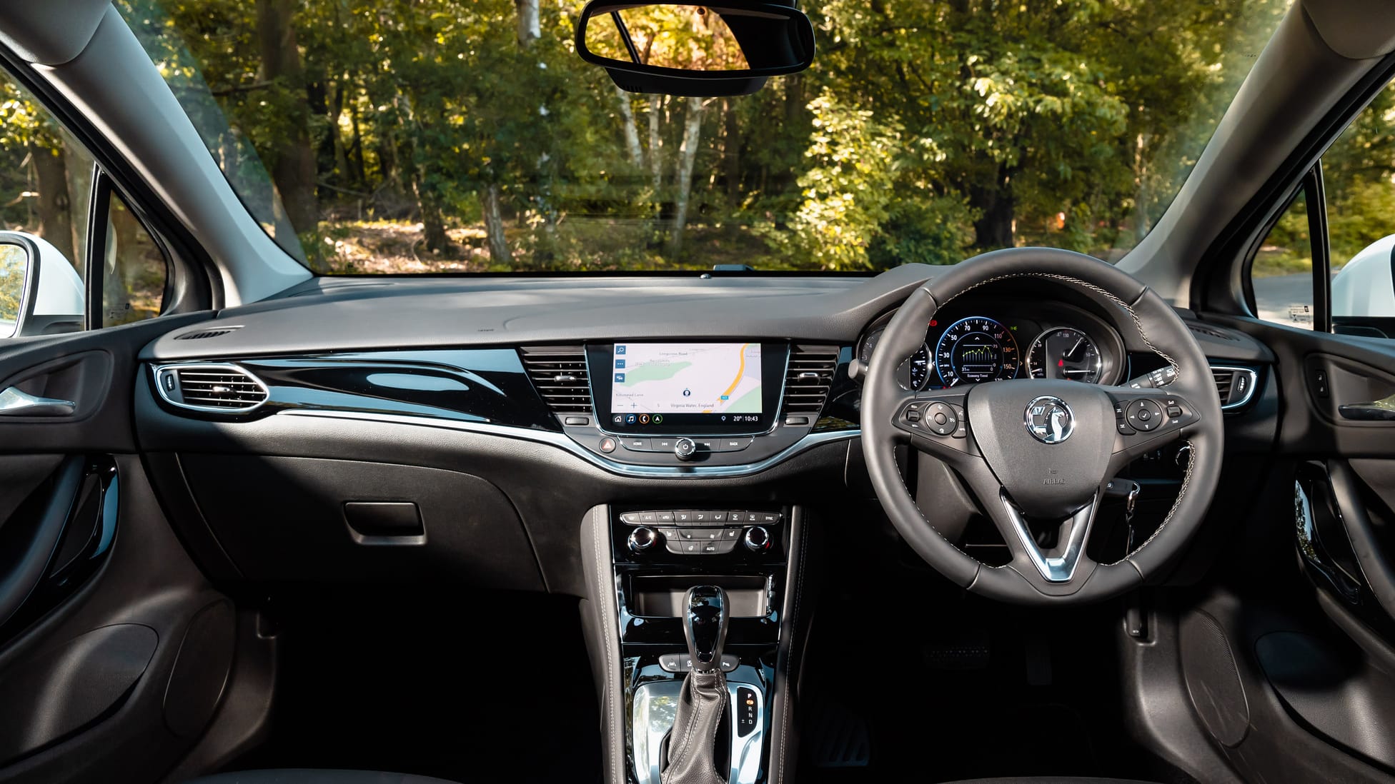Vauxhall Astra Interior Layout & Technology | Top Gear