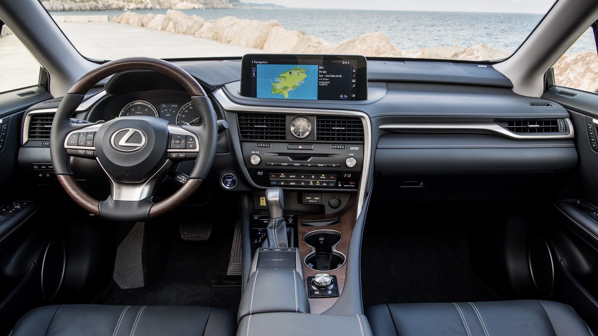 Lexus RX Interior Layout & Technology | Top Gear