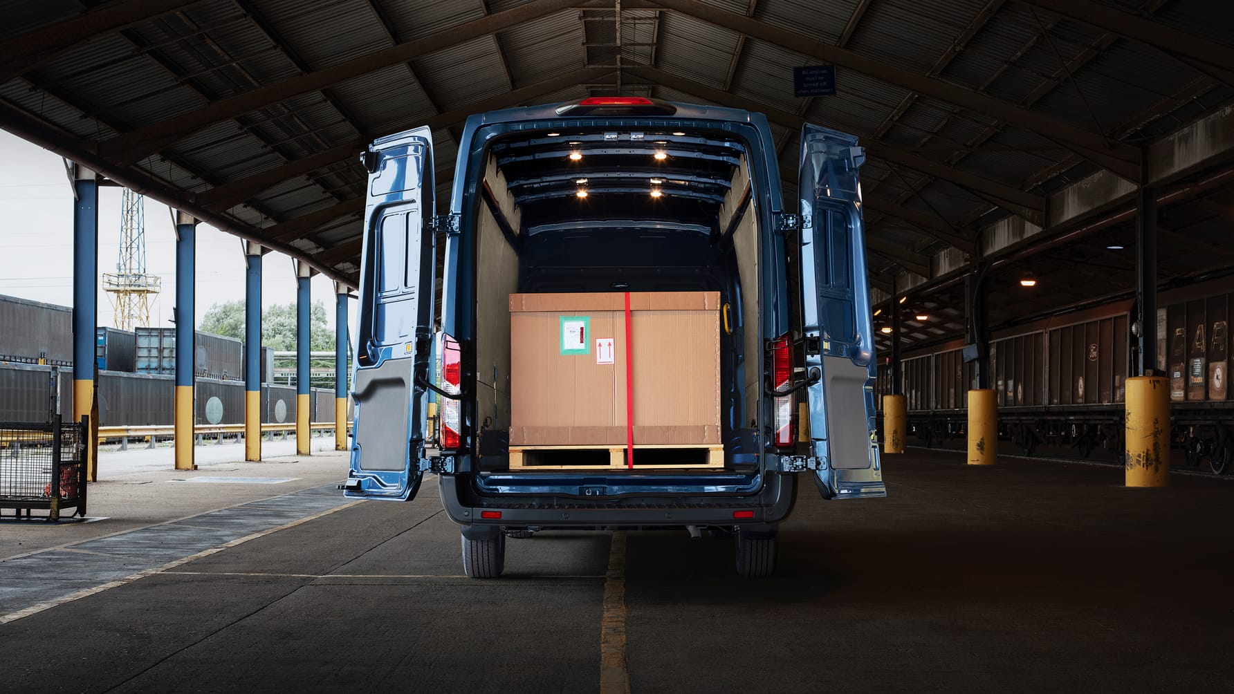 Ford Transit Interior Layout & Technology | Top Gear