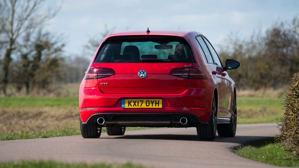 Volkswagen Golf GTI (Mk7) Driving, Engines & Performance | Top Gear