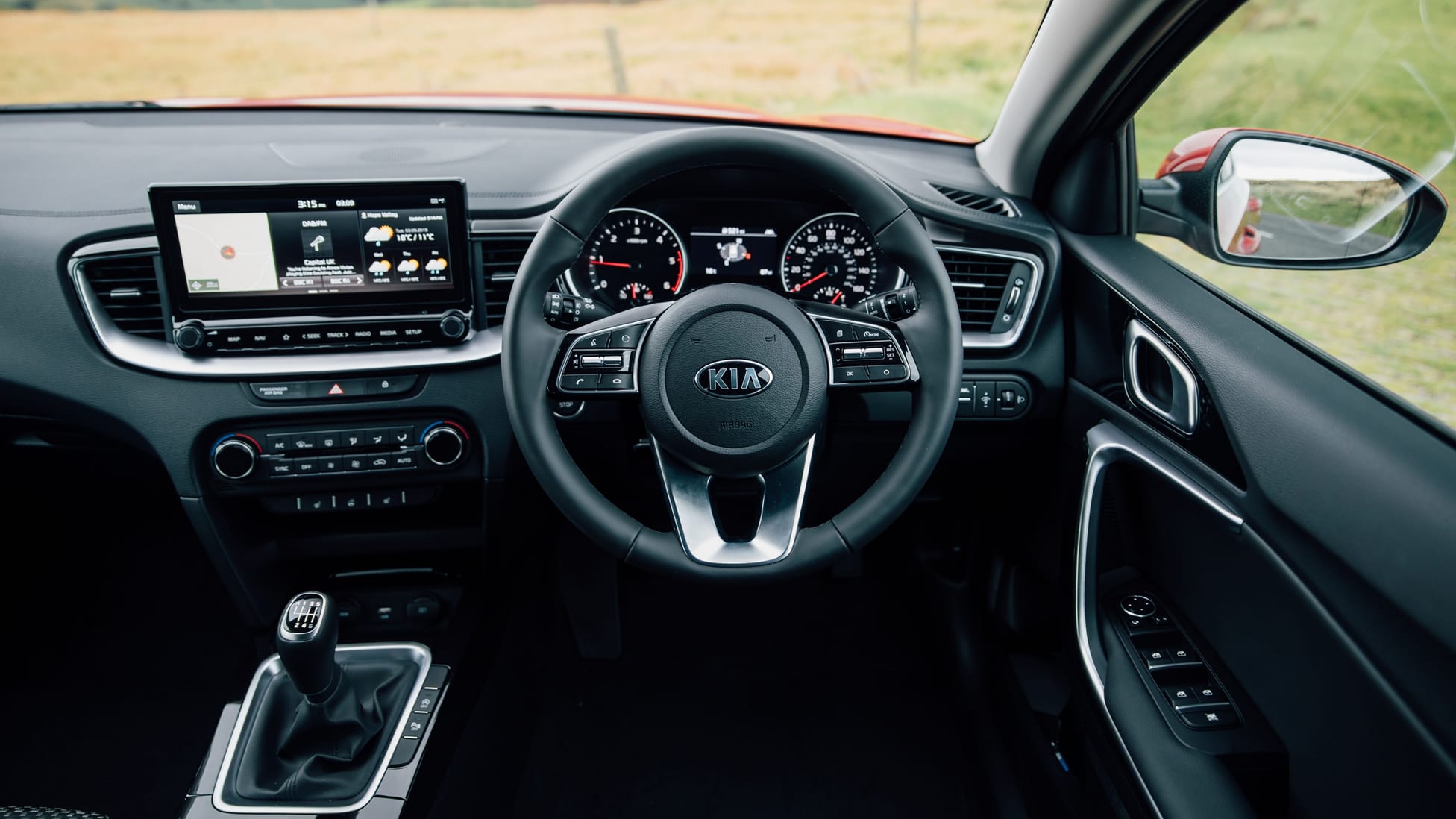 Kia XCeed Driving, Engines & Performance | Top Gear