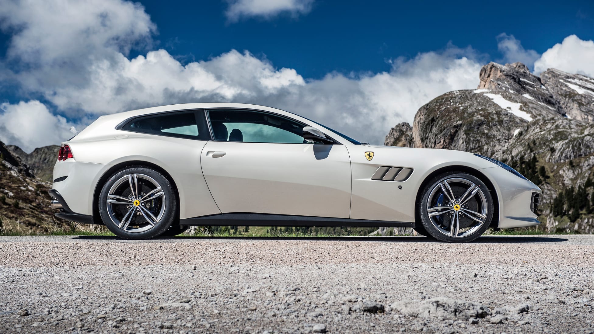 Ferrari GTC4Lusso Interior Layout & Technology | Top Gear
