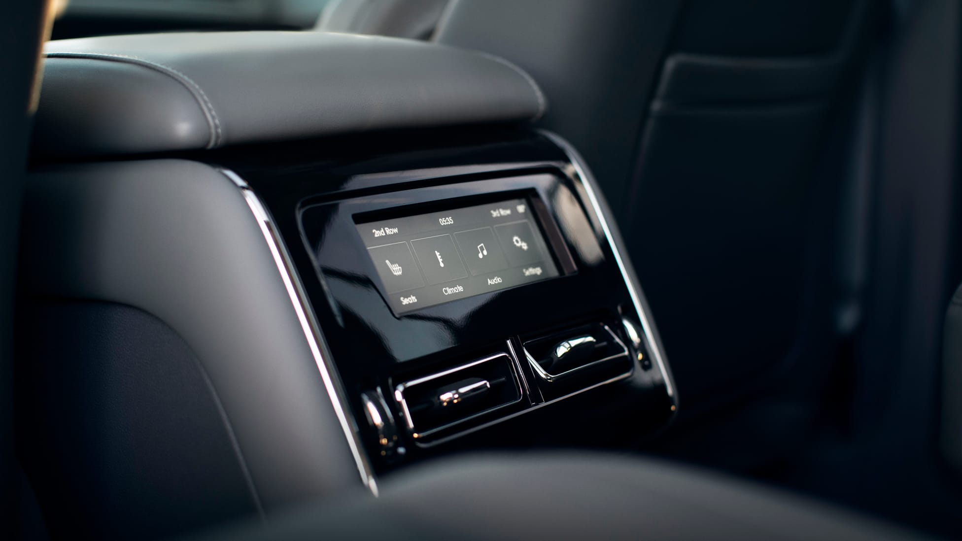 Lincoln Aviator Interior Layout & Technology | Top Gear