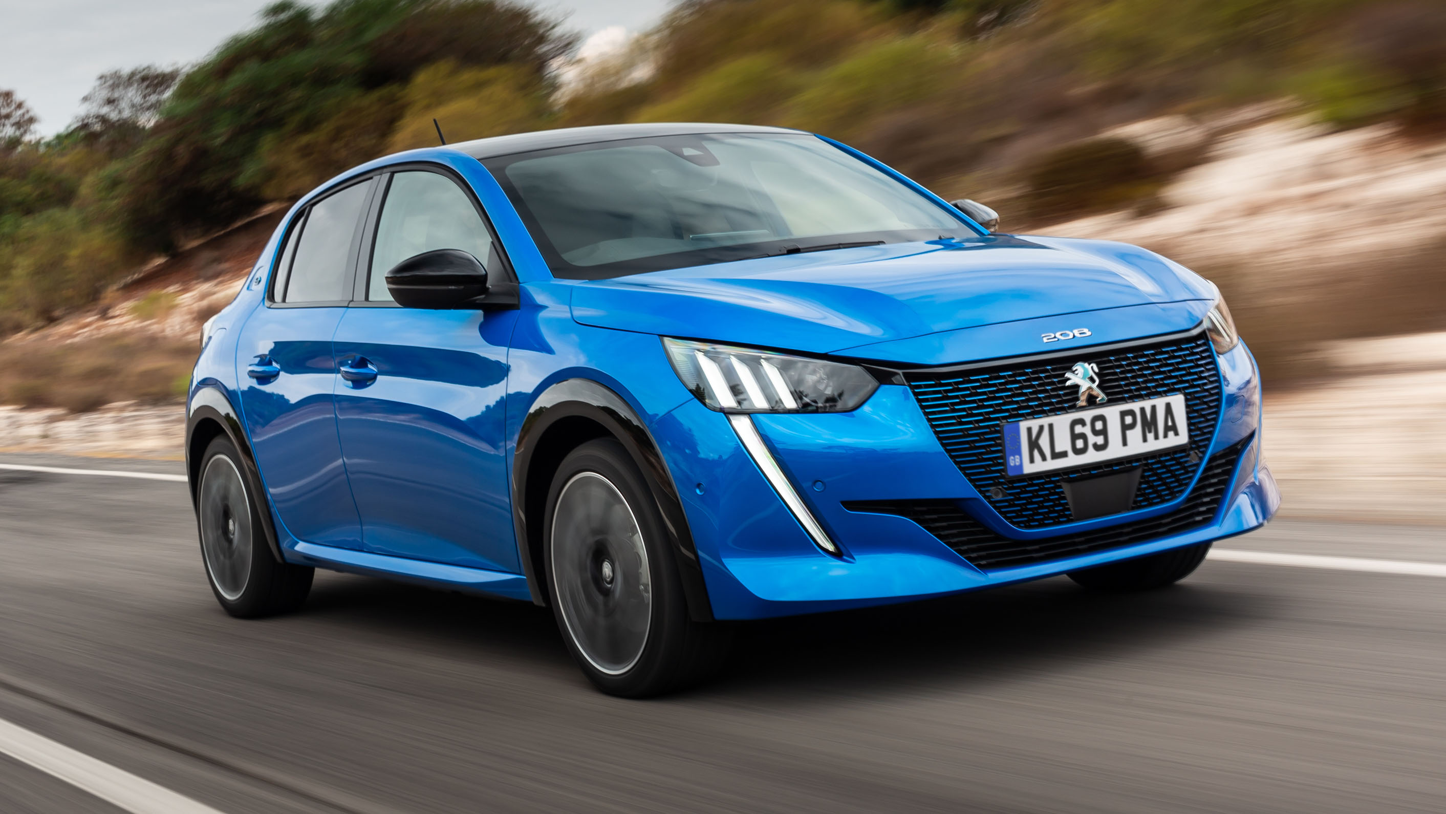 Peugeot e-208 Review 2022 | Top Gear