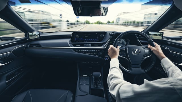 Lexus ES Driving, Engines & Performance | Top Gear