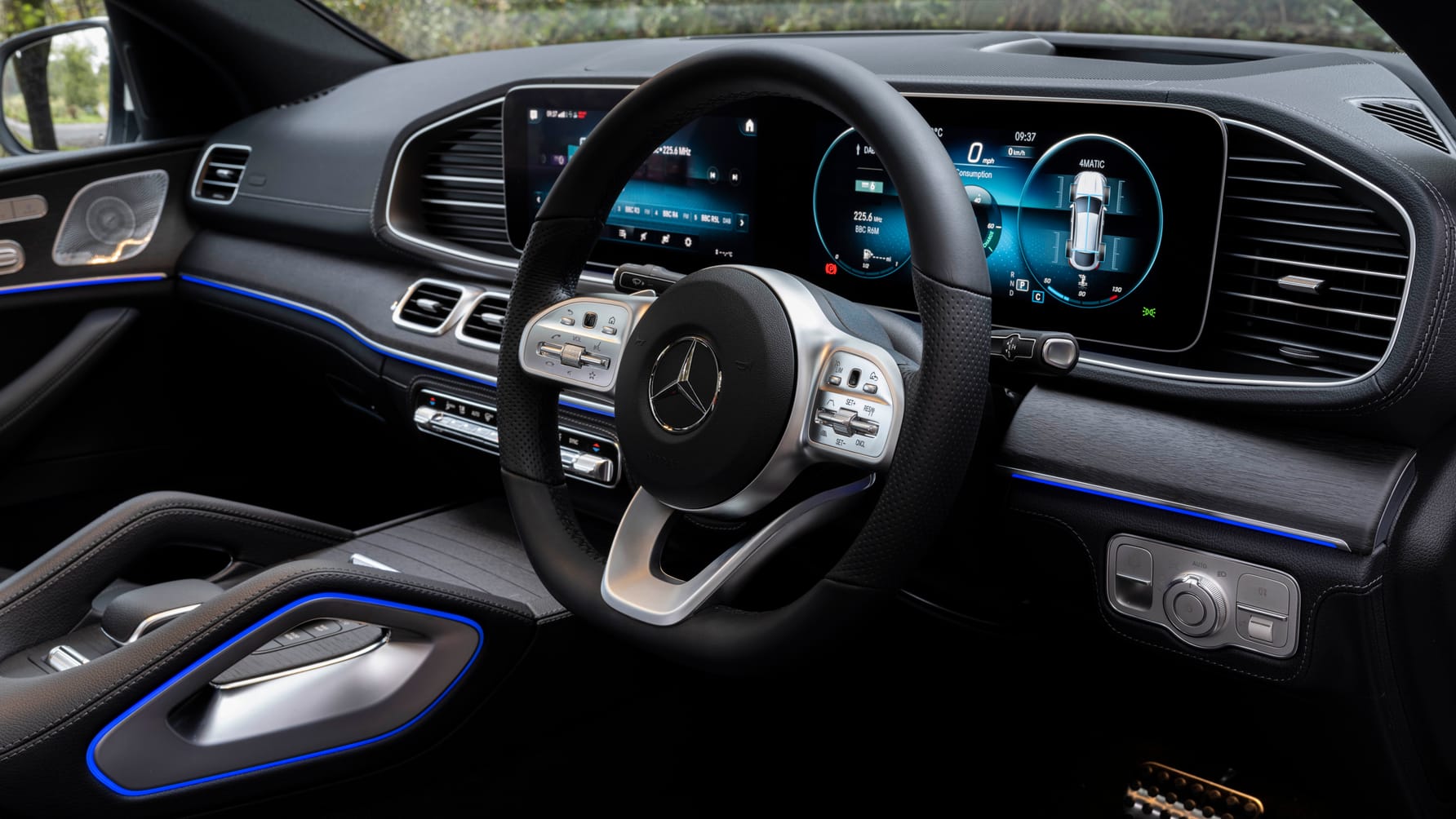 Mercedes-Benz GLE Coupe Interior Layout & Technology | Top Gear