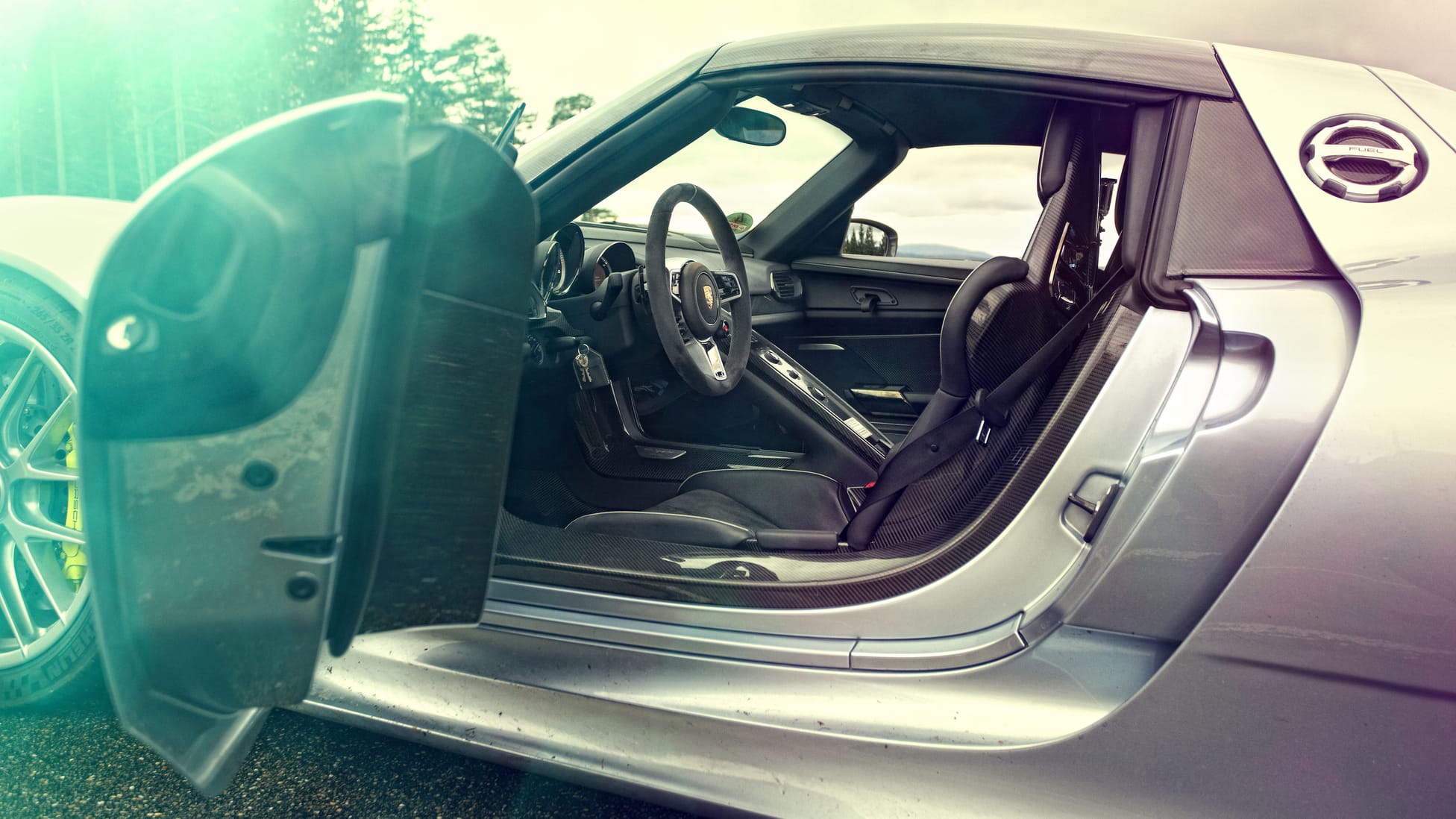 Porsche 918 Spyder Interior Layout & Technology | Top Gear