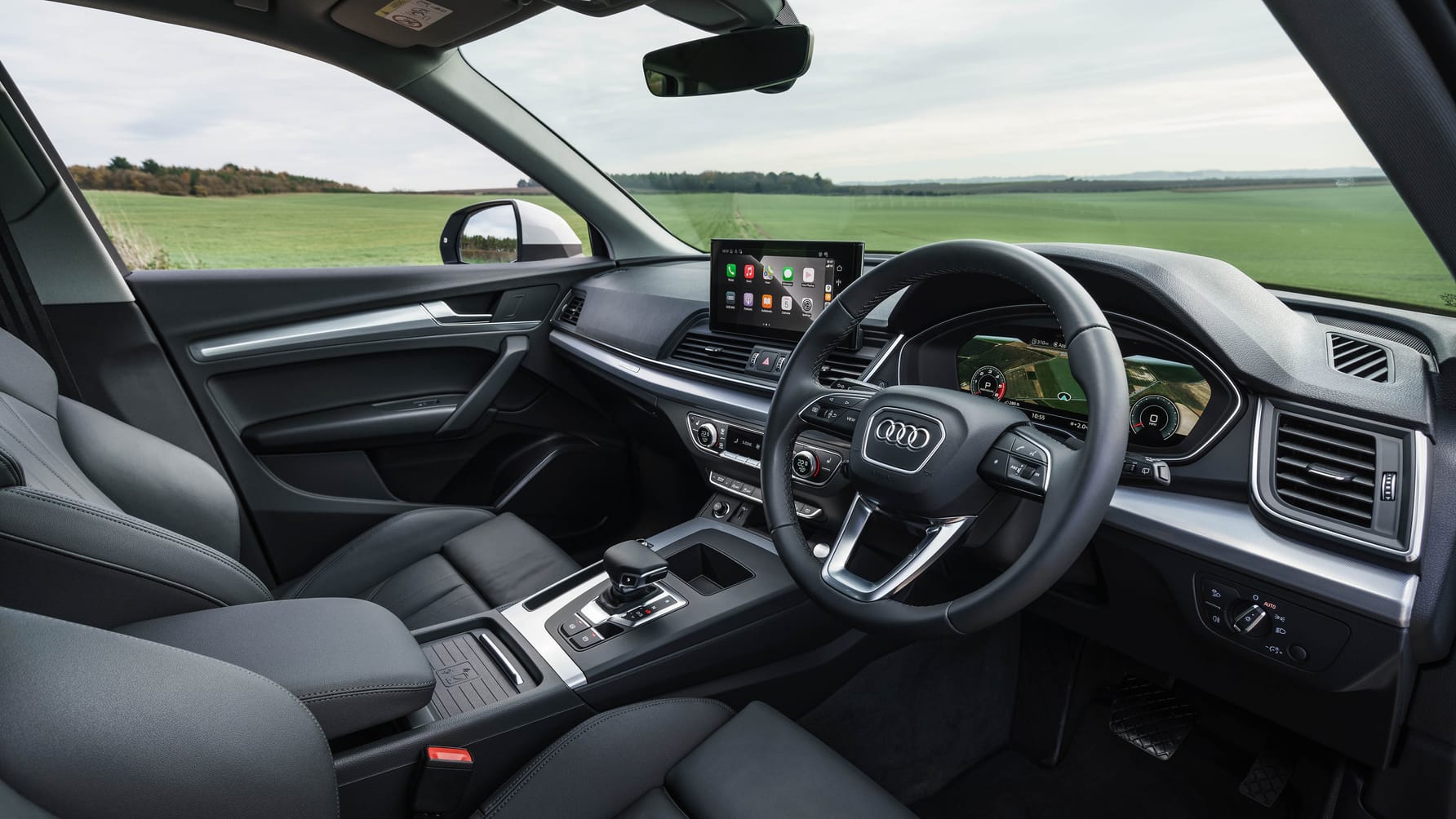 Audi Q5 Interior Layout & Technology | Top Gear