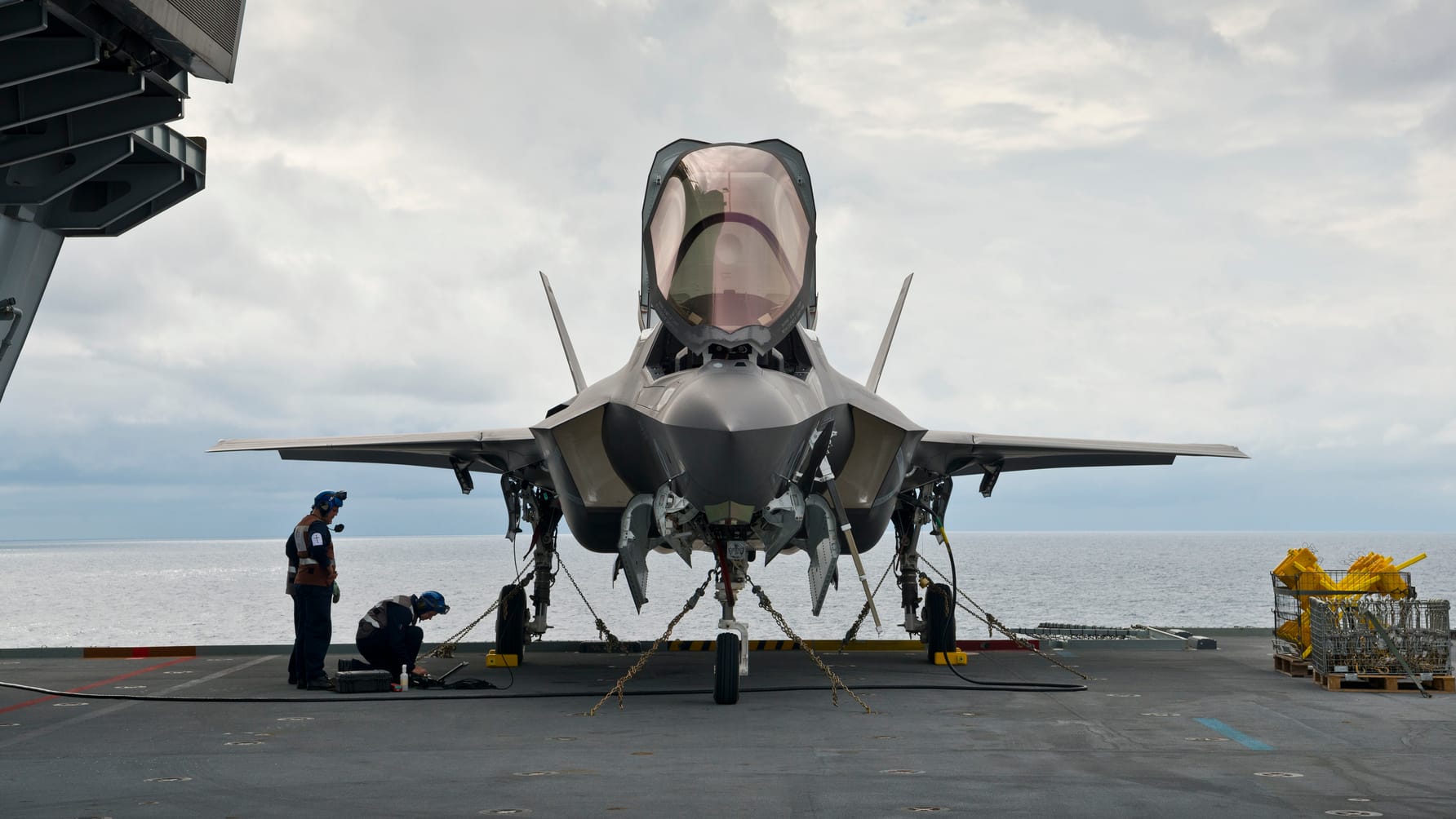 Lockheed Martin F-35 Lightning Interior Layout & Technology | Top Gear