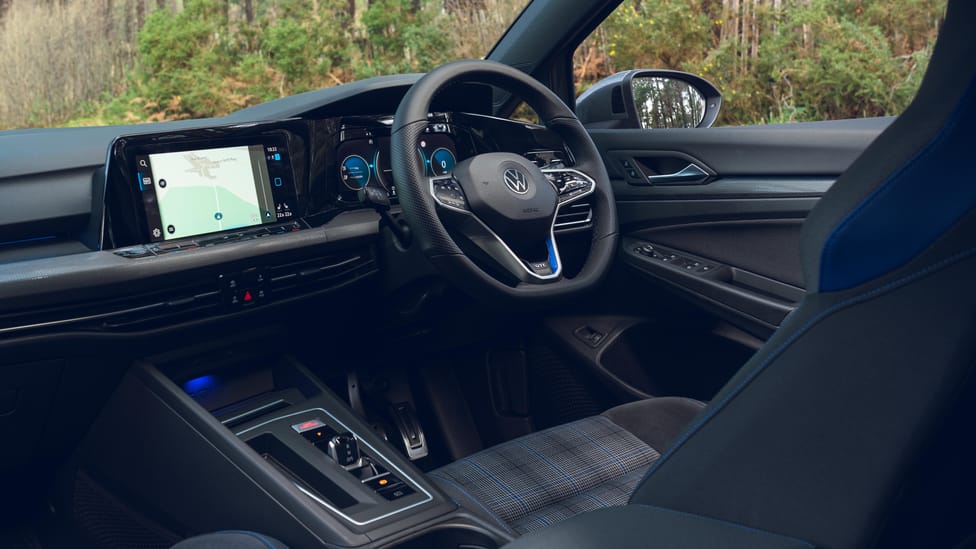 Volkswagen Golf GTE Interior Layout & Technology | Top Gear