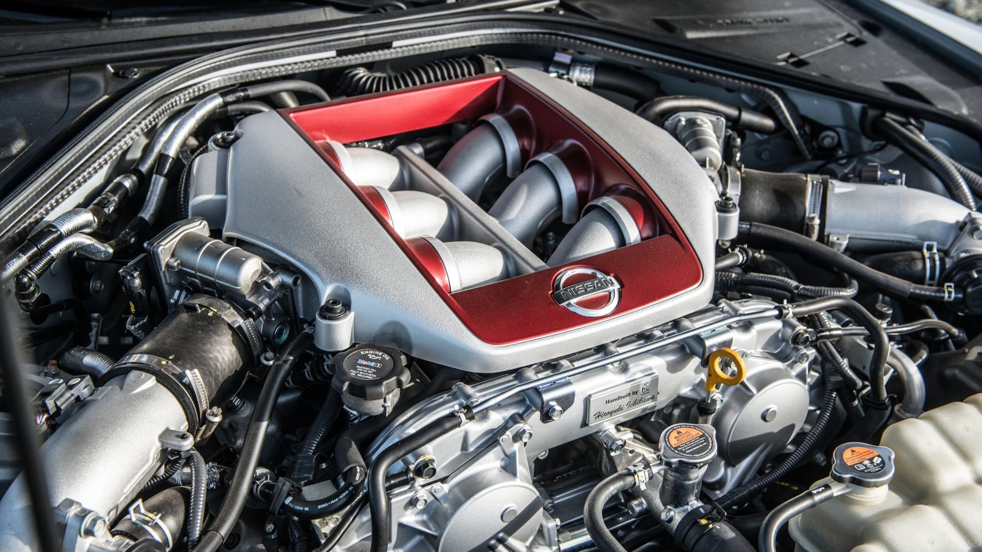 Nissan GT-R Interior Layout & Technology | Top Gear