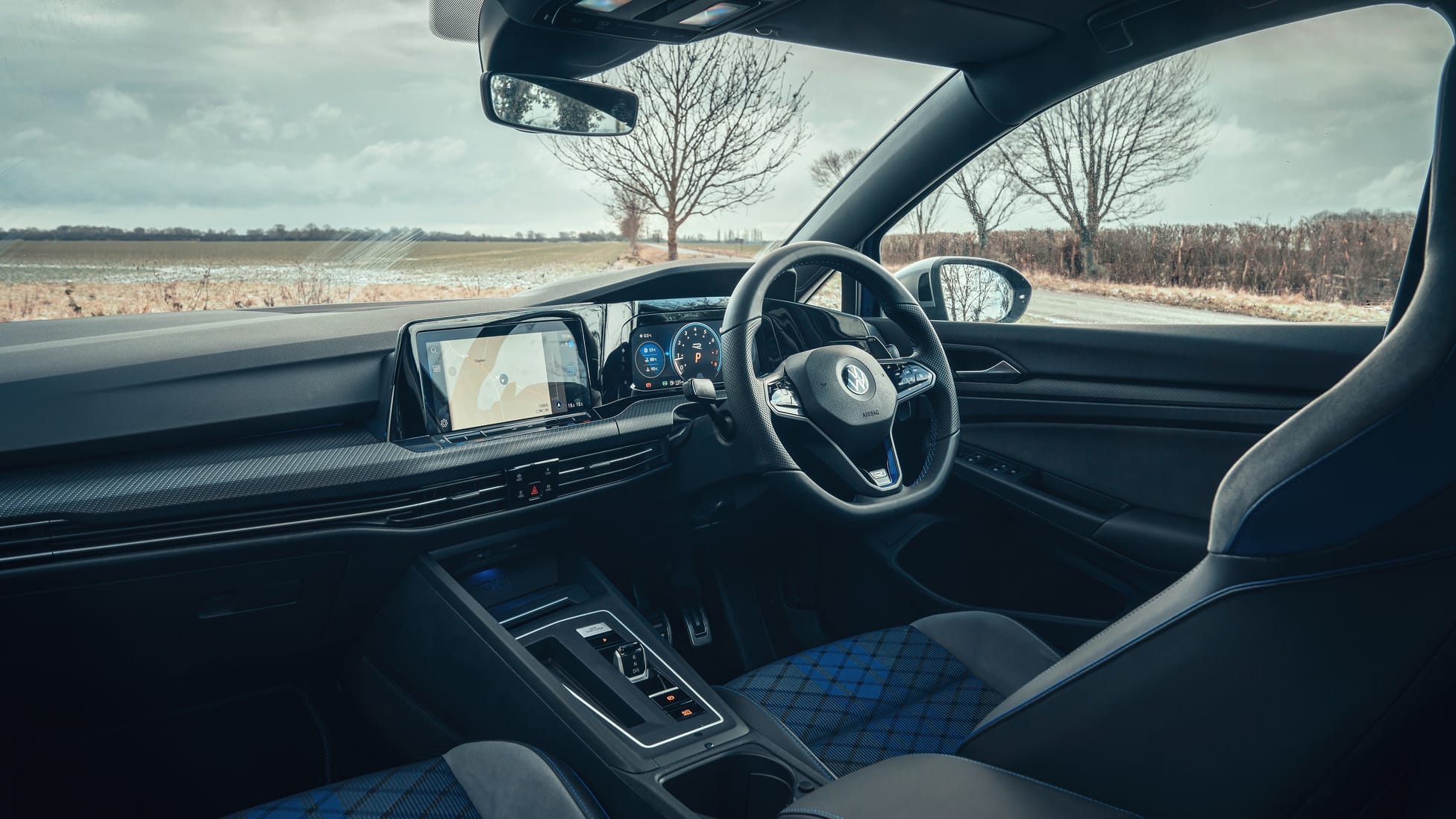 Volkswagen Golf R Interior Layout & Technology | Top Gear