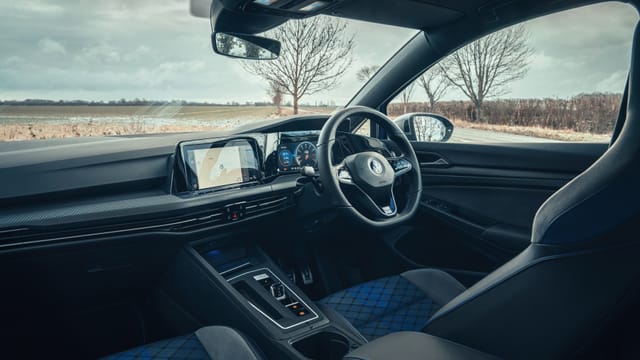 Volkswagen Golf R Interior Layout & Technology | Top Gear