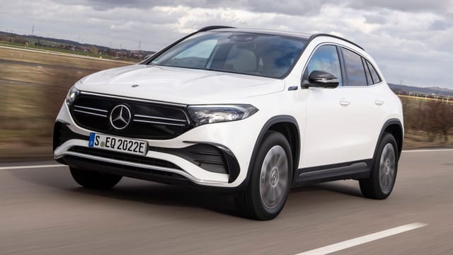 Mercedes-Benz EQA Interior Layout & Technology | Top Gear