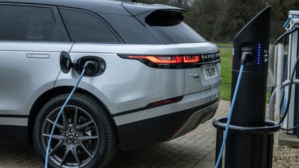 Land Rover Range Rover Velar Driving, Engines & Performance | Top Gear