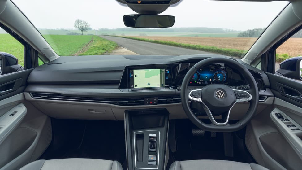 Volkswagen Golf Estate (Mk8) Interior Layout & Technology | Top Gear