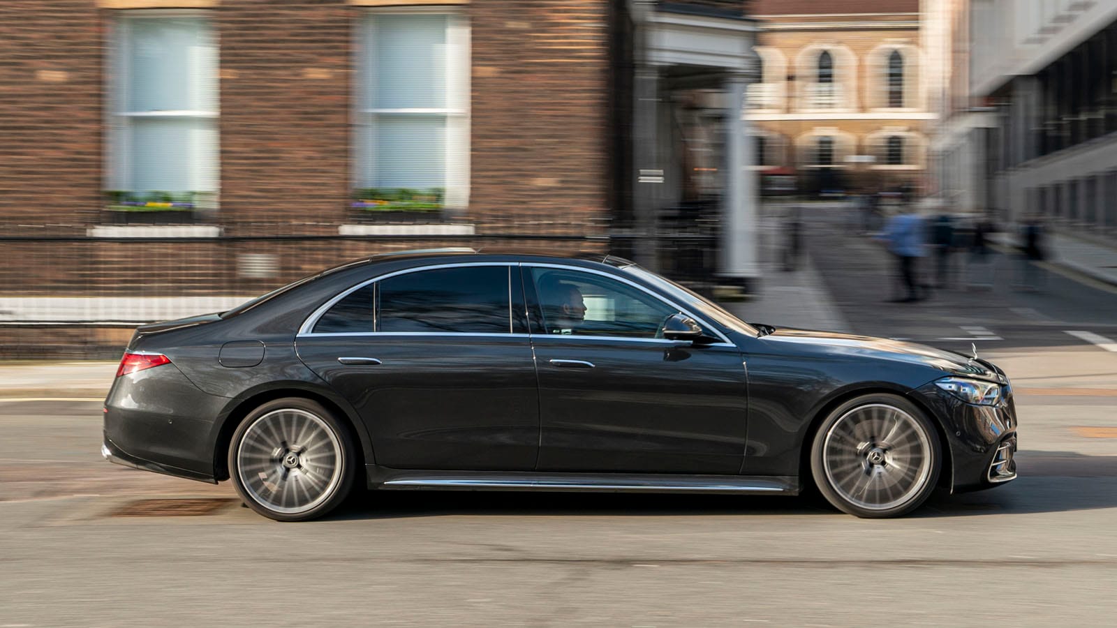 Mercedes-Benz S-Class Interior Layout & Technology | Top Gear