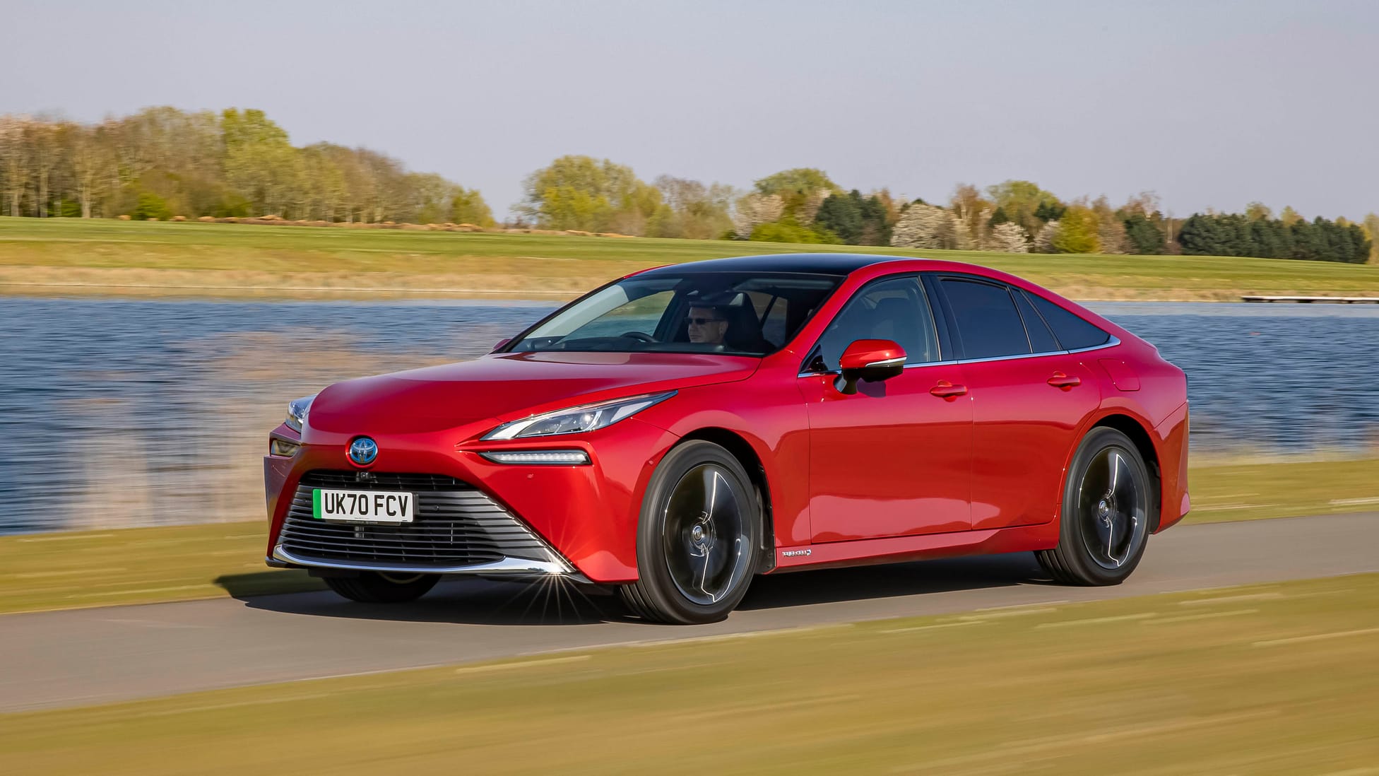 Toyota Mirai Driving, Engines & Performance | Top Gear