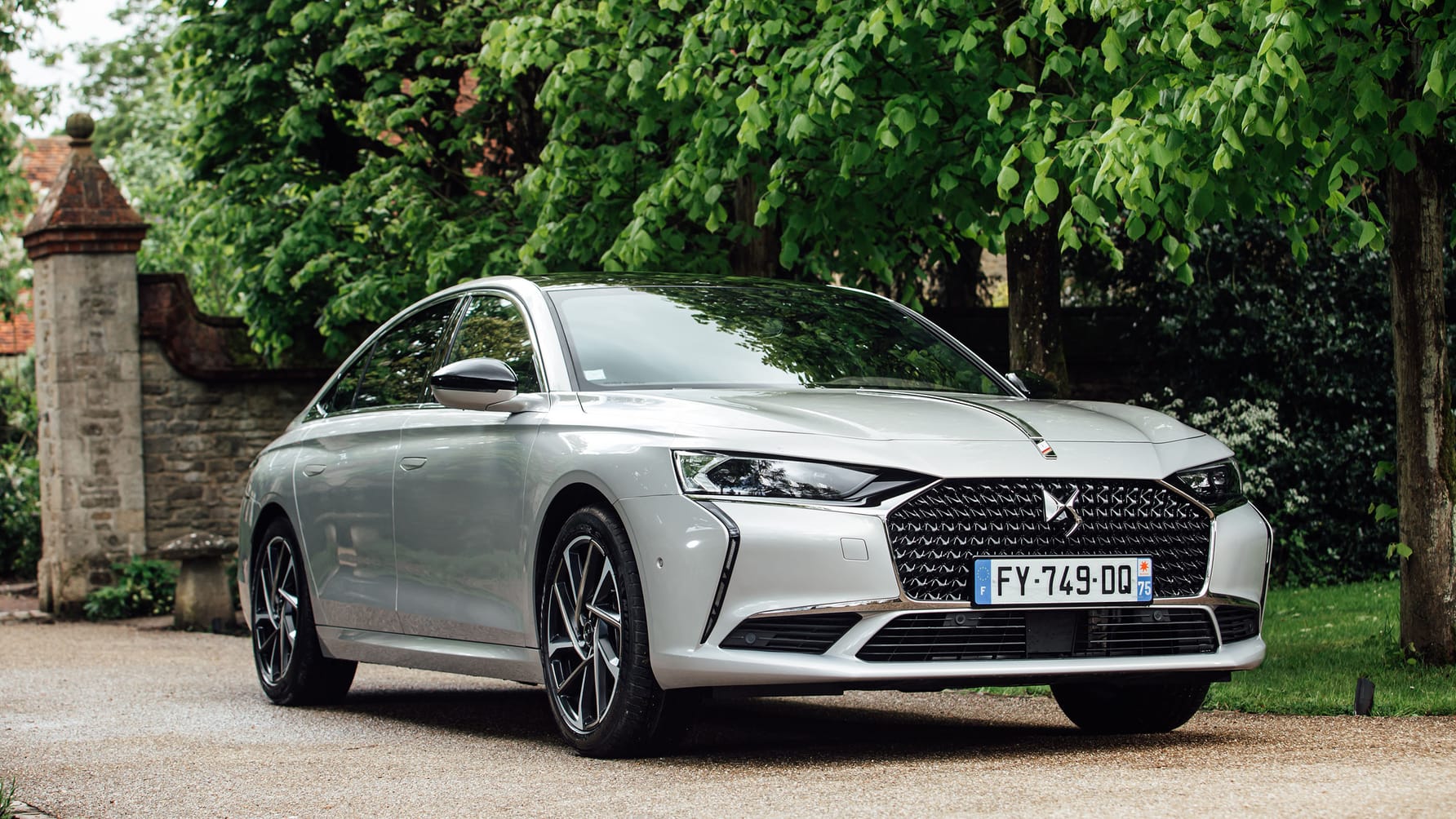 DS 9 Review 2025 | Top Gear