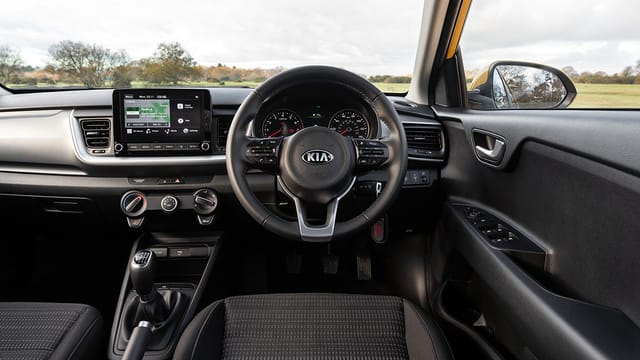 Kia Stonic Interior Layout & Technology | Top Gear