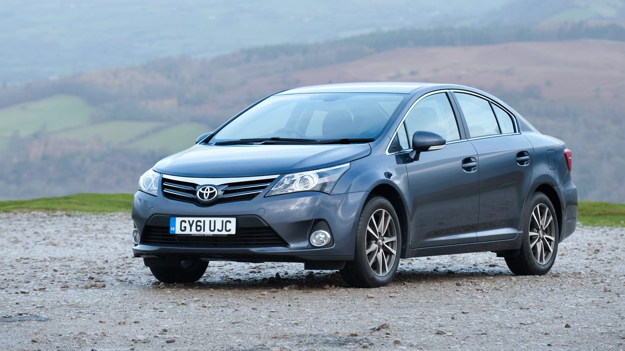 Toyota Avensis Driving, Engines & Performance | Top Gear