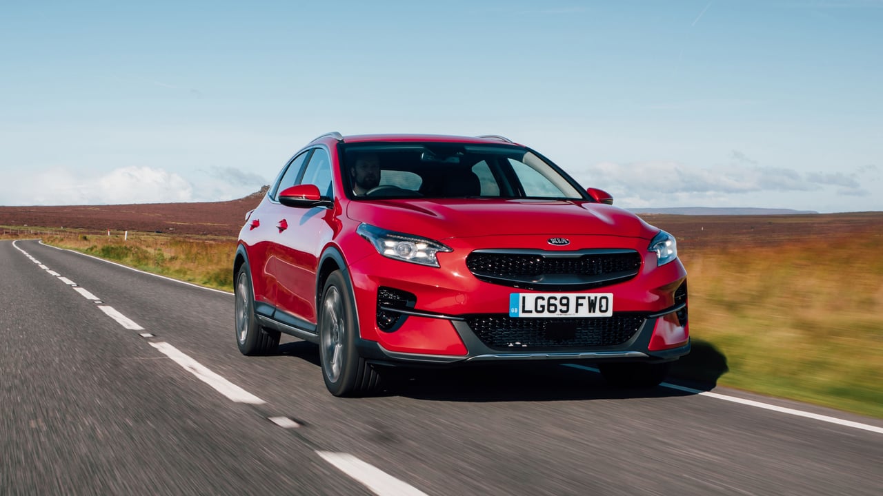 Kia XCeed Driving, Engines & Performance | Top Gear