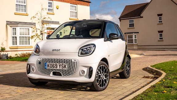 Smart Fortwo Review 2025 | Top Gear