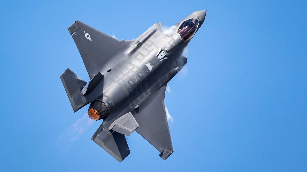 Lockheed Martin F-35 Lightning Review 2025 | Top Gear