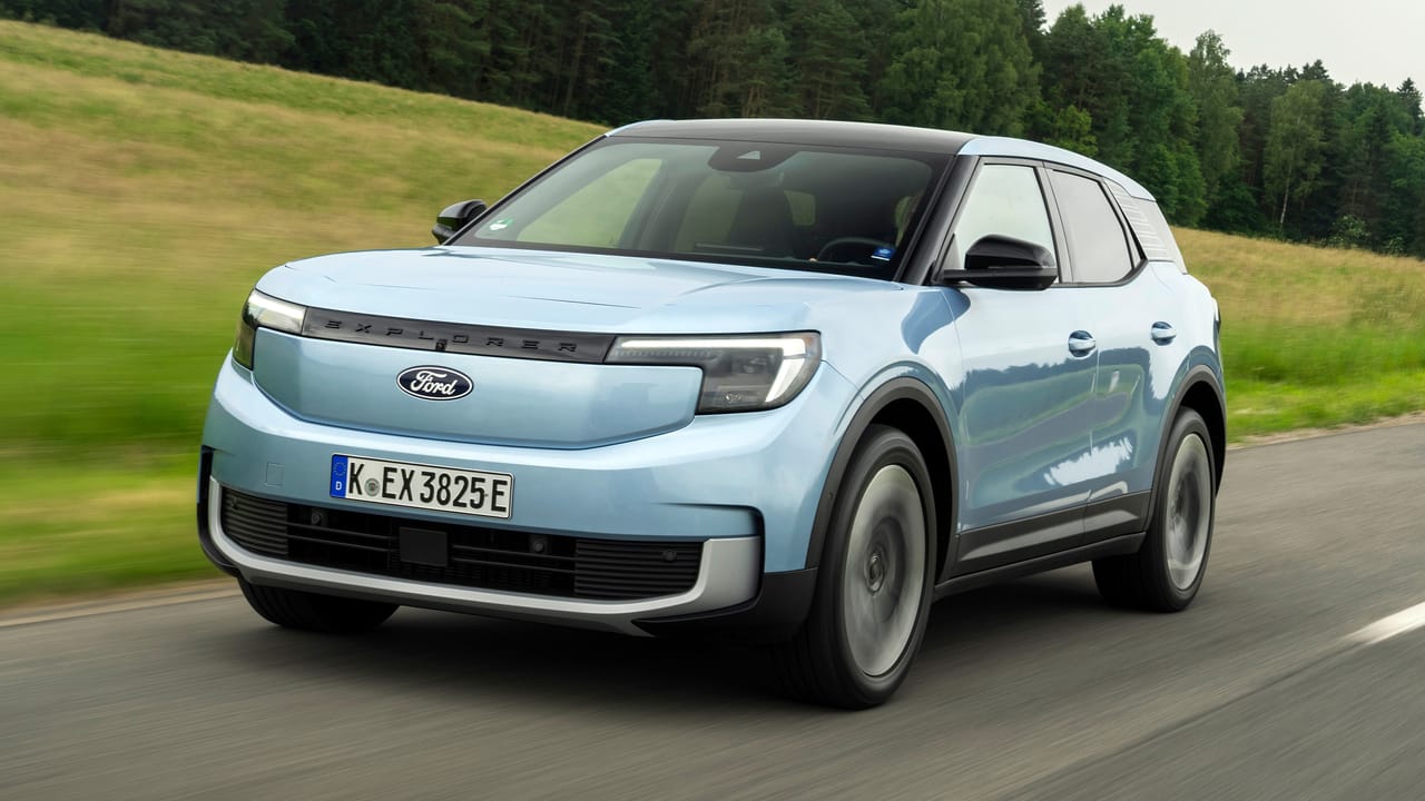 Ford Explorer Driving, Engines & Performance | Top Gear