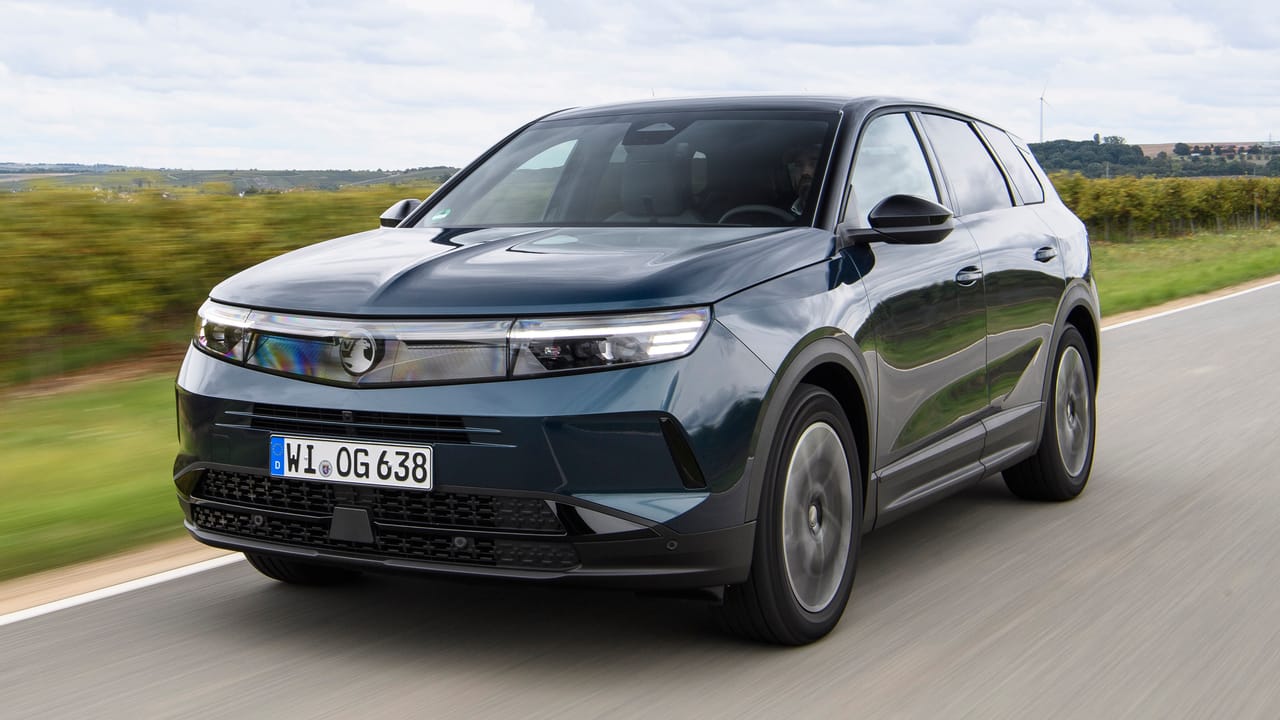 Vauxhall Grandland Review 2025 | Top Gear