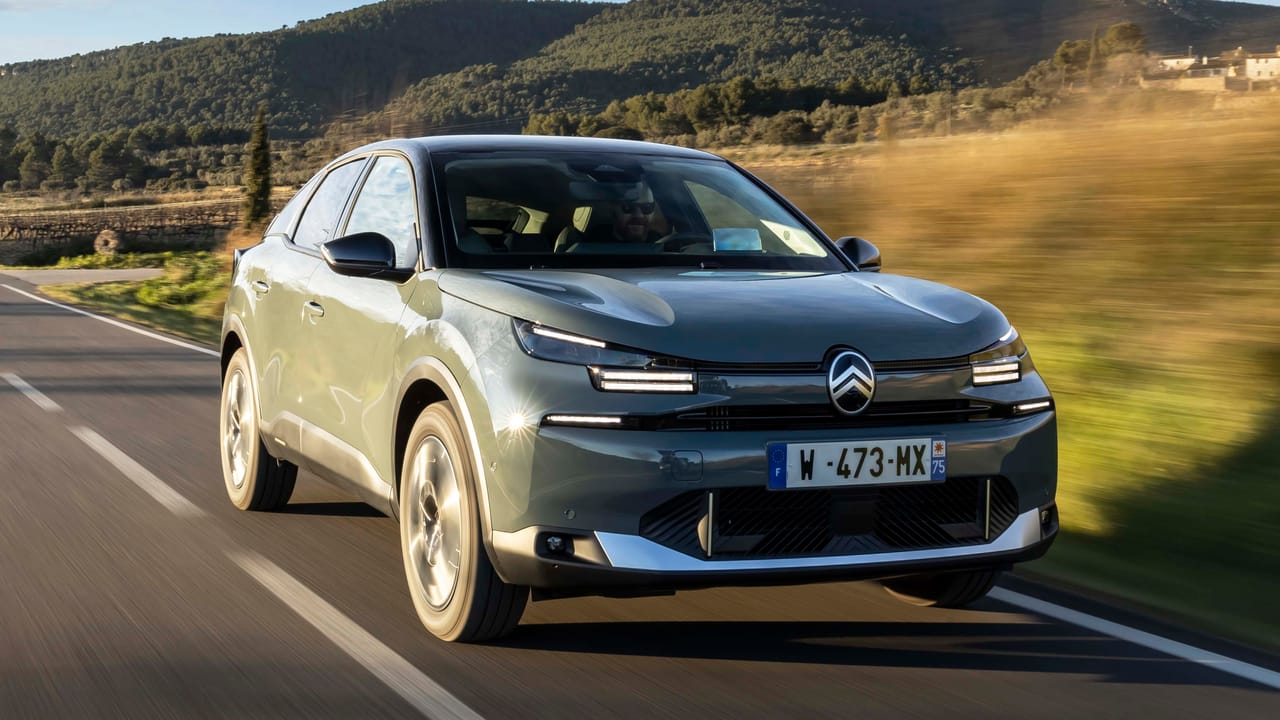 Citroen C4 Interior Layout & Technology | Top Gear