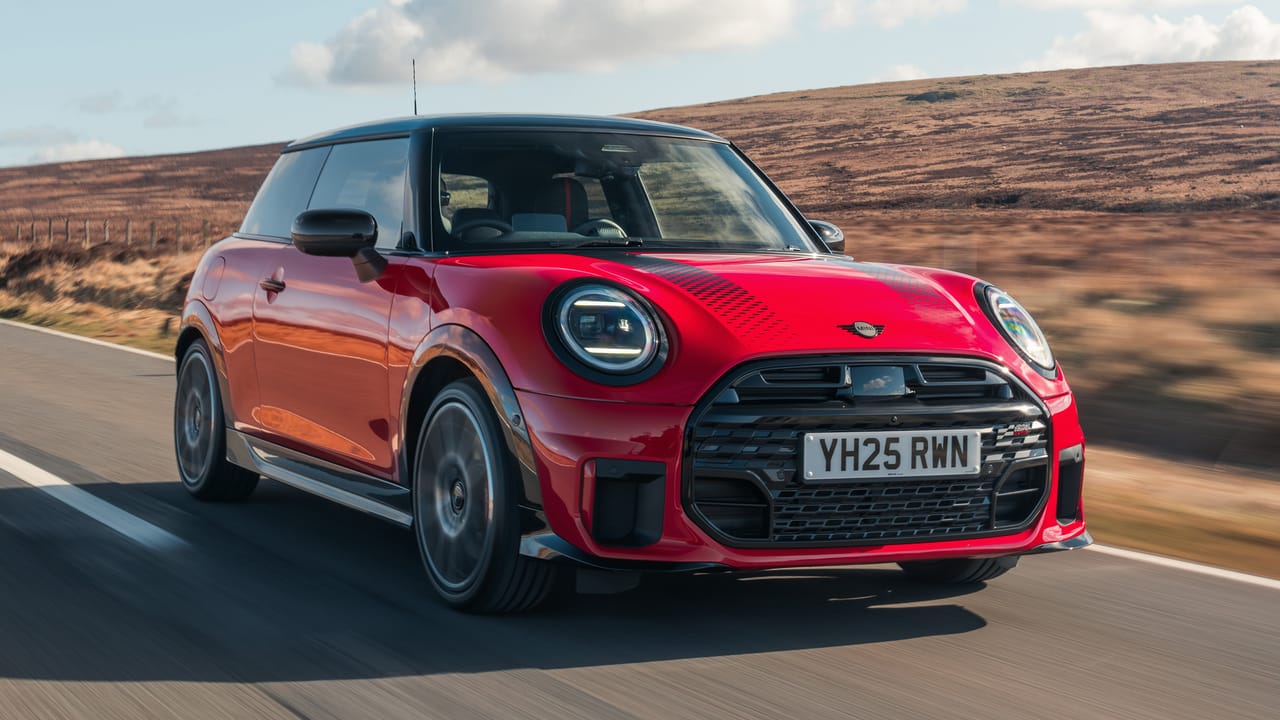 Mini Cooper Driving, Engines & Performance | Top Gear