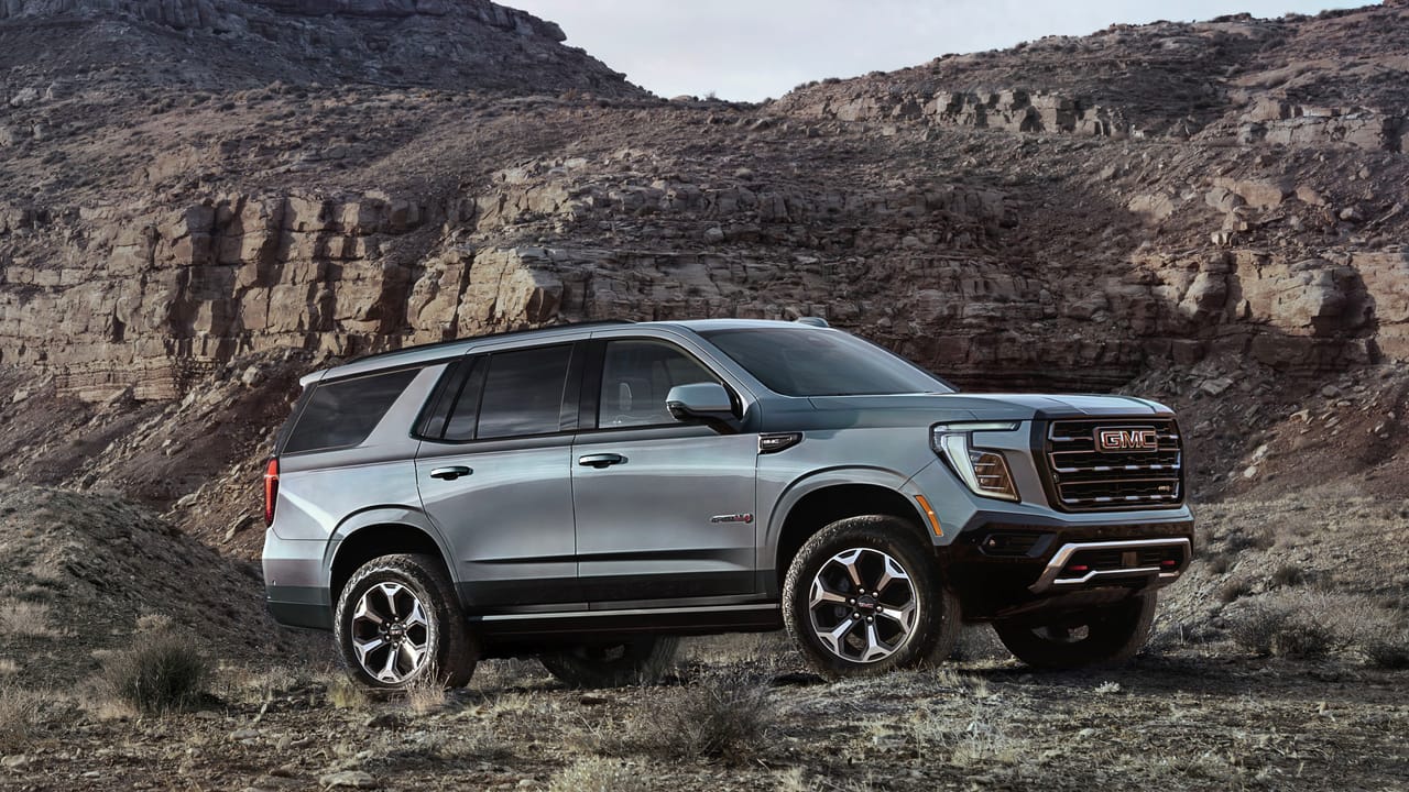 GMC Yukon Interior Layout & Technology | Top Gear