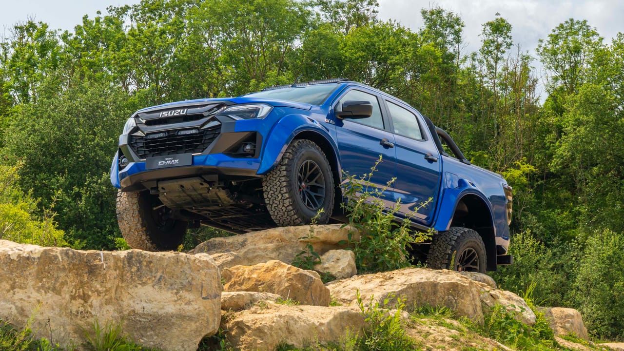 Isuzu D-Max Interior Layout & Technology | Top Gear