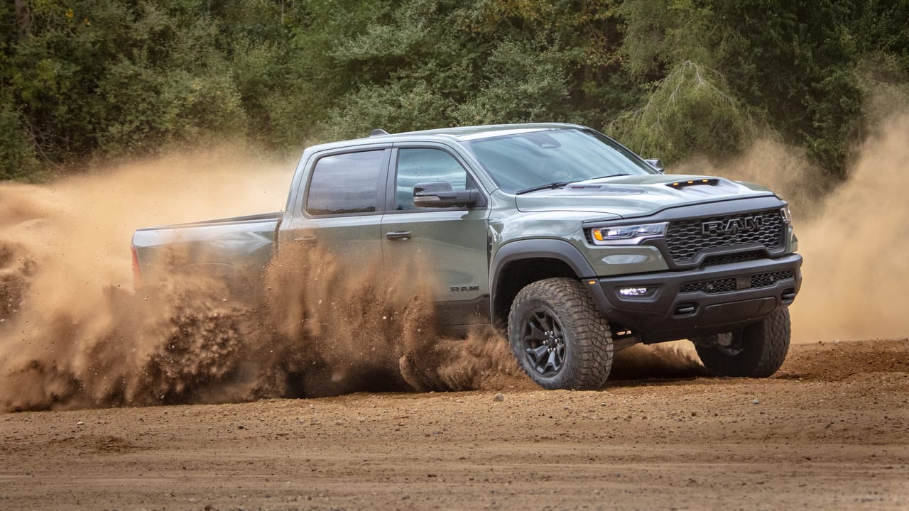 RAM 1500 (US) Driving, Engines & Performance | Top Gear