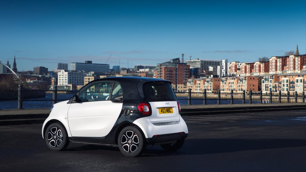 Road Test: Smart Fortwo Coupe 1.0 Passion 2dr Reviews 2025 | Top Gear