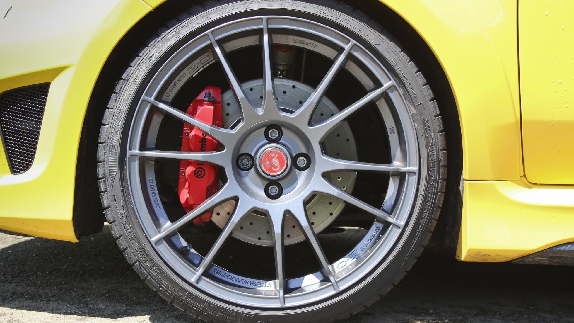 Abarth 500 Driving, Engines & Performance | Top Gear