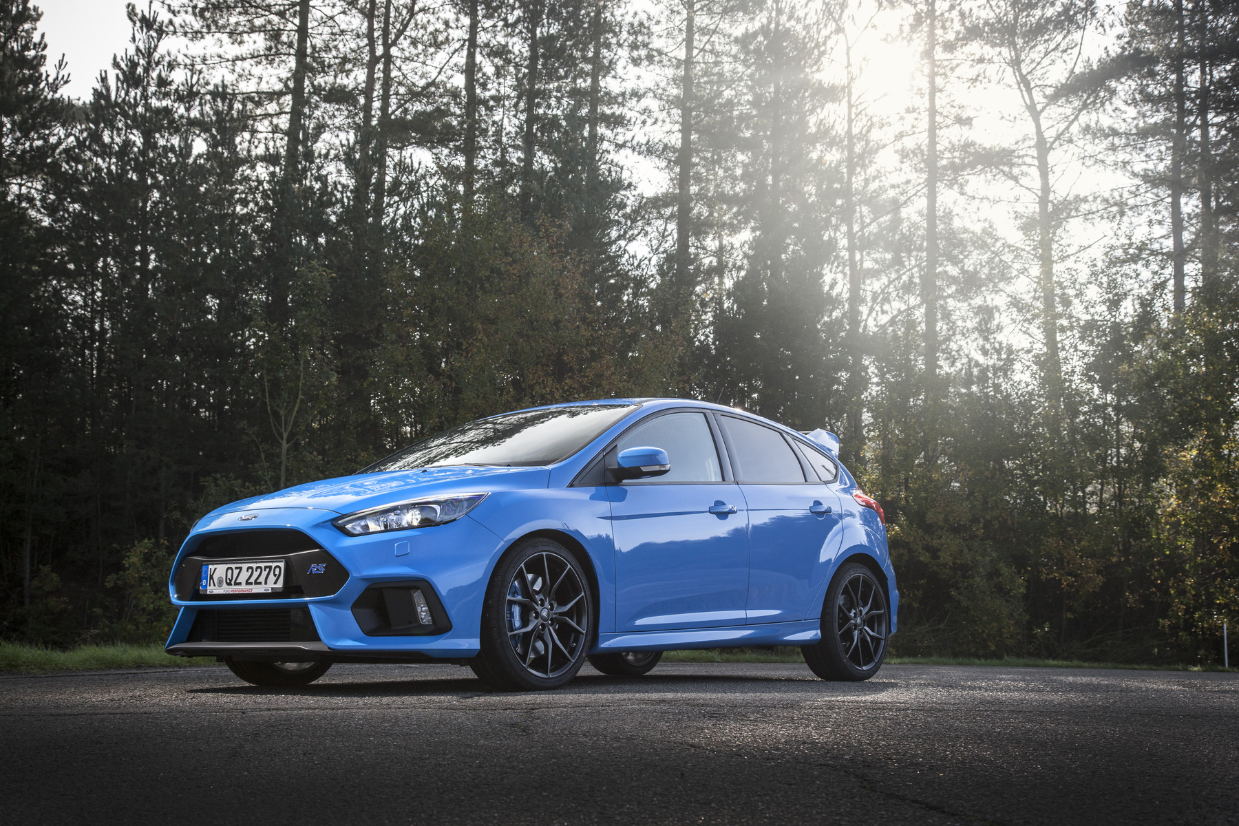 We rode shotgun in the new 345bhp Ford Focus RS. Yes, it drifts | Top Gear