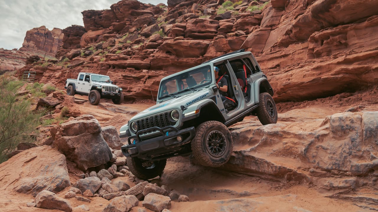Tackling the Cliffhanger Trail in a standard Jeep Wrangler | Top Gear