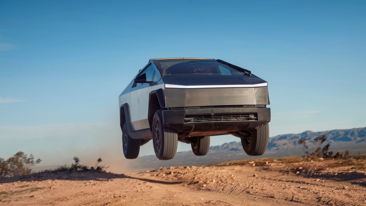 Launch control: desert driving in the Tesla Cybertruck and Rivian R1T ...