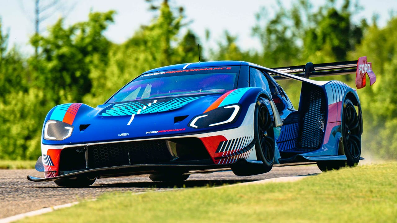 Flat out in the wild Ford GT Mk IV: "too much car for a normal human ...