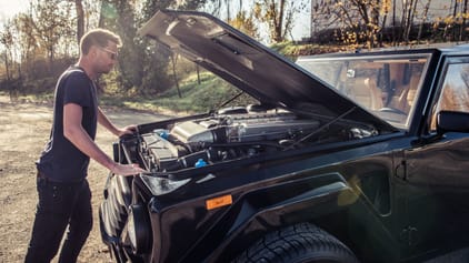Driving the original Rambo Lambo: the LM002 | Top Gear