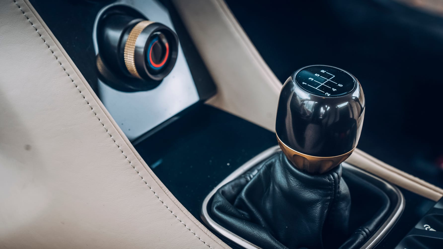 Take a closer look at the TVR Griffith | Top Gear